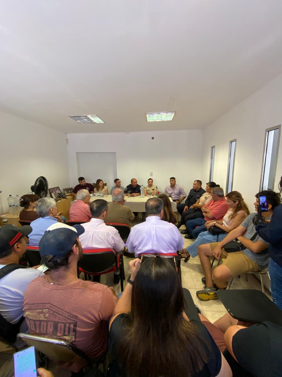 Masiva convocatoria de vecinos de Tartagal por el tema inseguridad - UTUTO